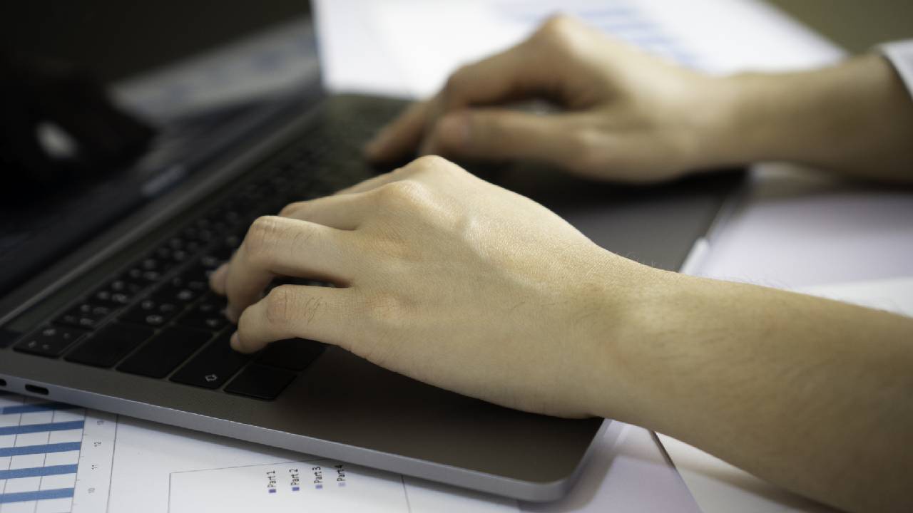 New 6 ChatGPT Prompts For Effective Sales Emails